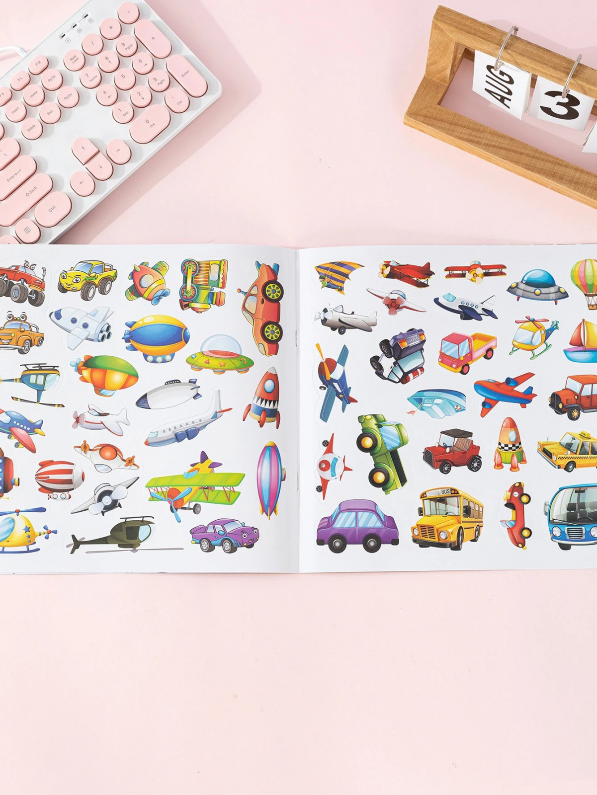 Carte de colorat COLOREAZA DUPA CODUL CULORILOR cu 50 de stickere ...