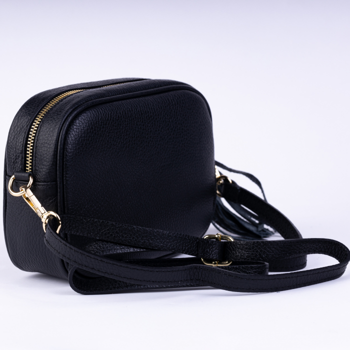 Geanta crossbody neagra din piele naturala, cu ciucure din piele