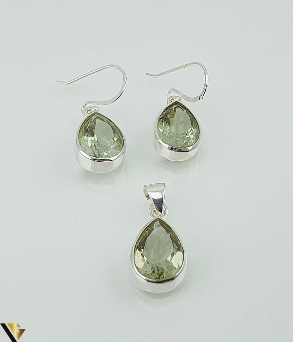 Set format din pandant, inel si cercei din argint 925 9.86 grame in total Cristale din ametist ...