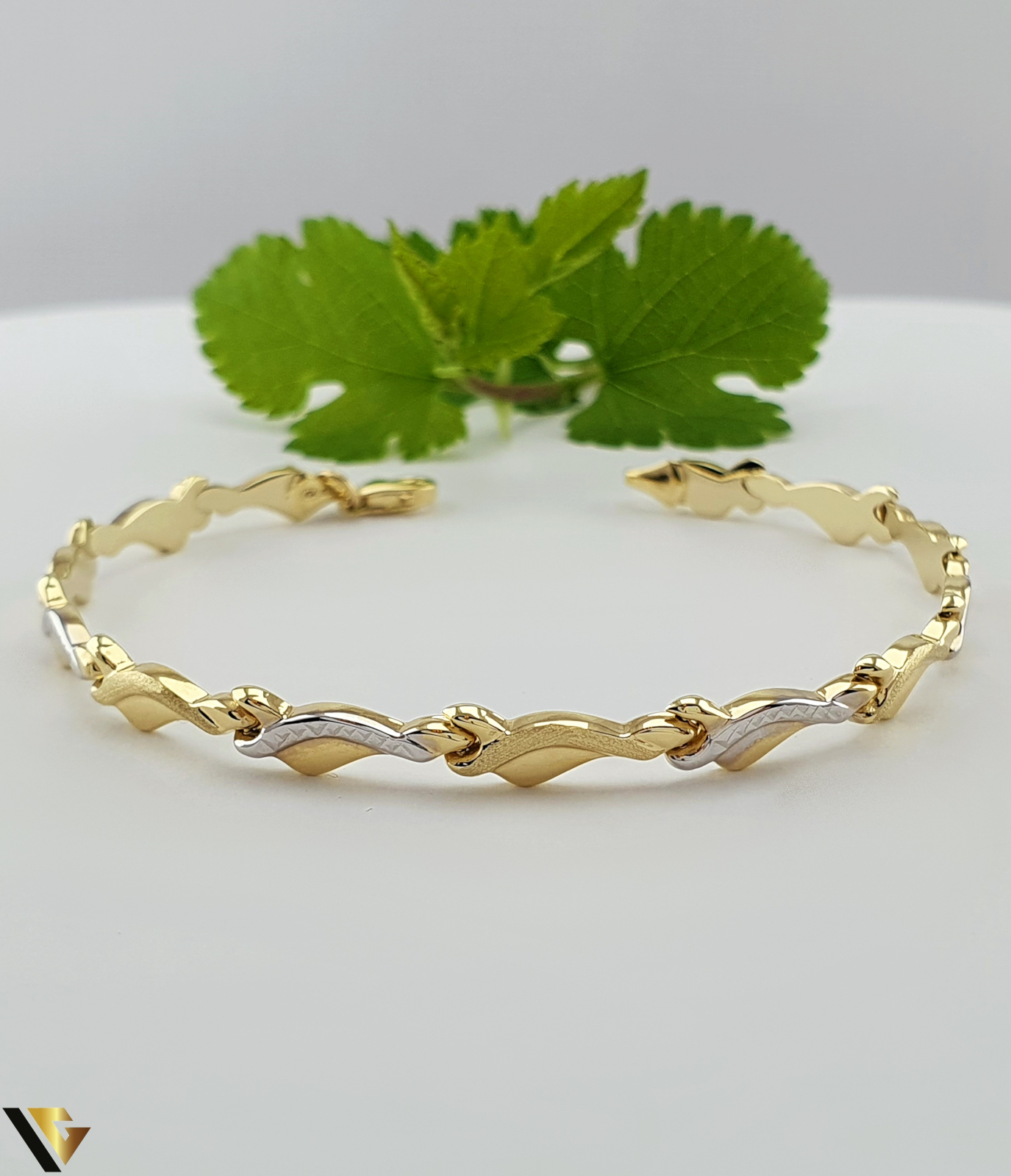 Bratara aur 14k Greutate: 3.77 g Lungime: 18 cm Latime: 5 mm Marcaj ...