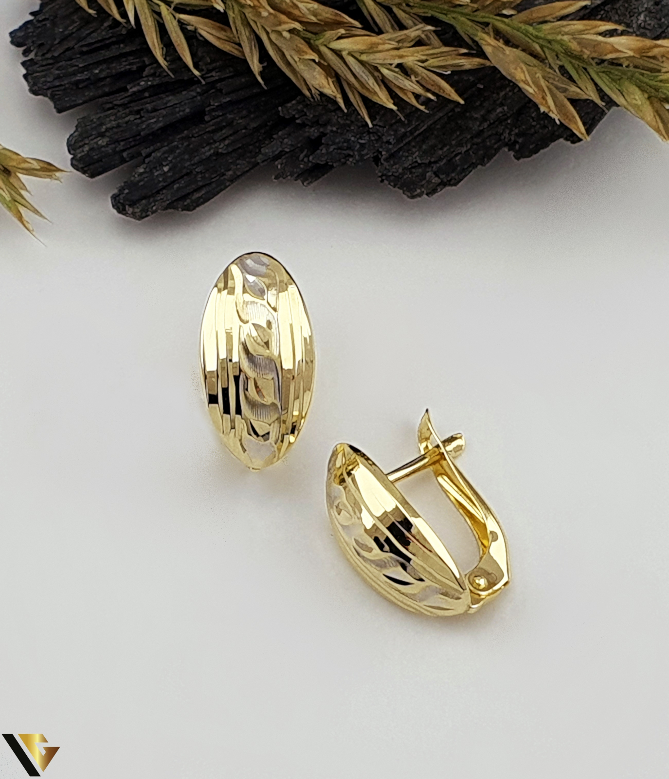 Cercei aur 14k Greutate: 1.52 grame Lungime: 16 mm Latime: 9 mm Stare ...