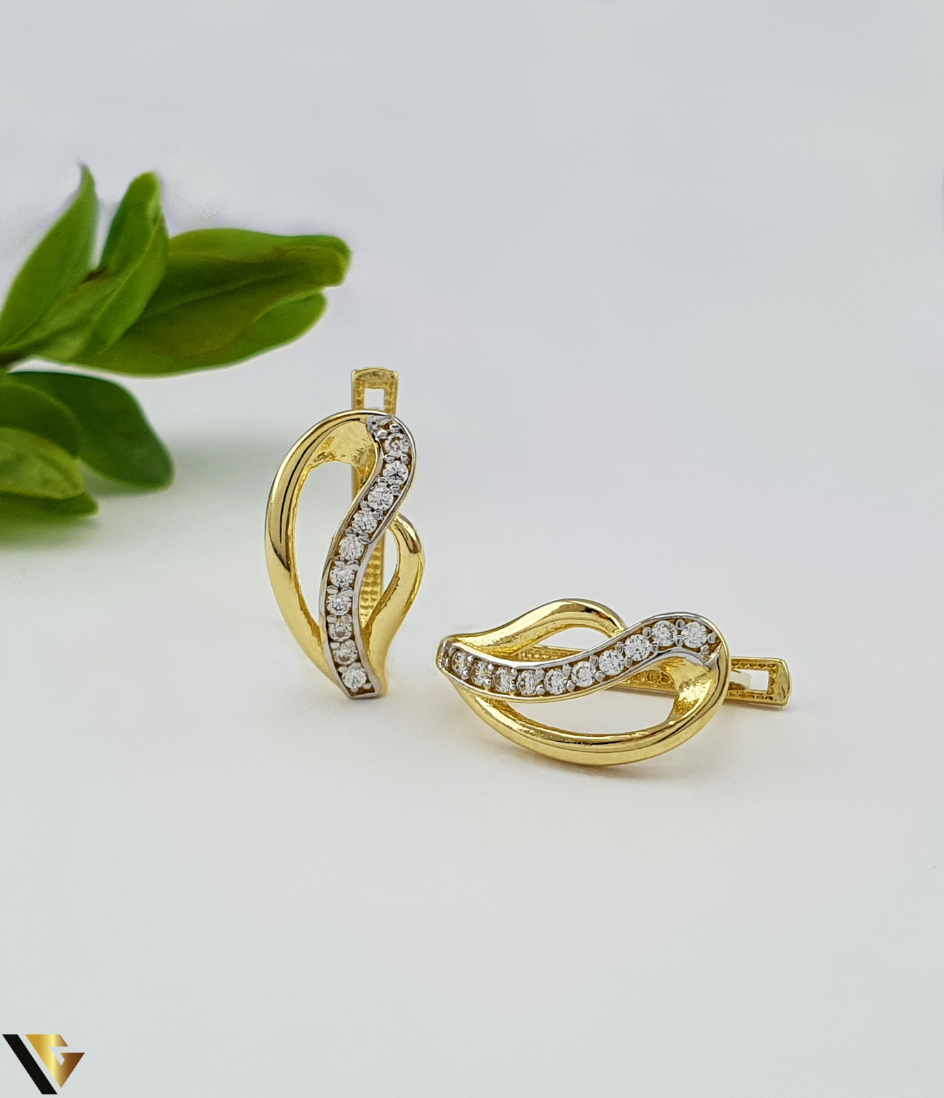 Cercei aur 14k, Cristale de zirconiu Greutate: 3.26 grame Lungime: 16 ...