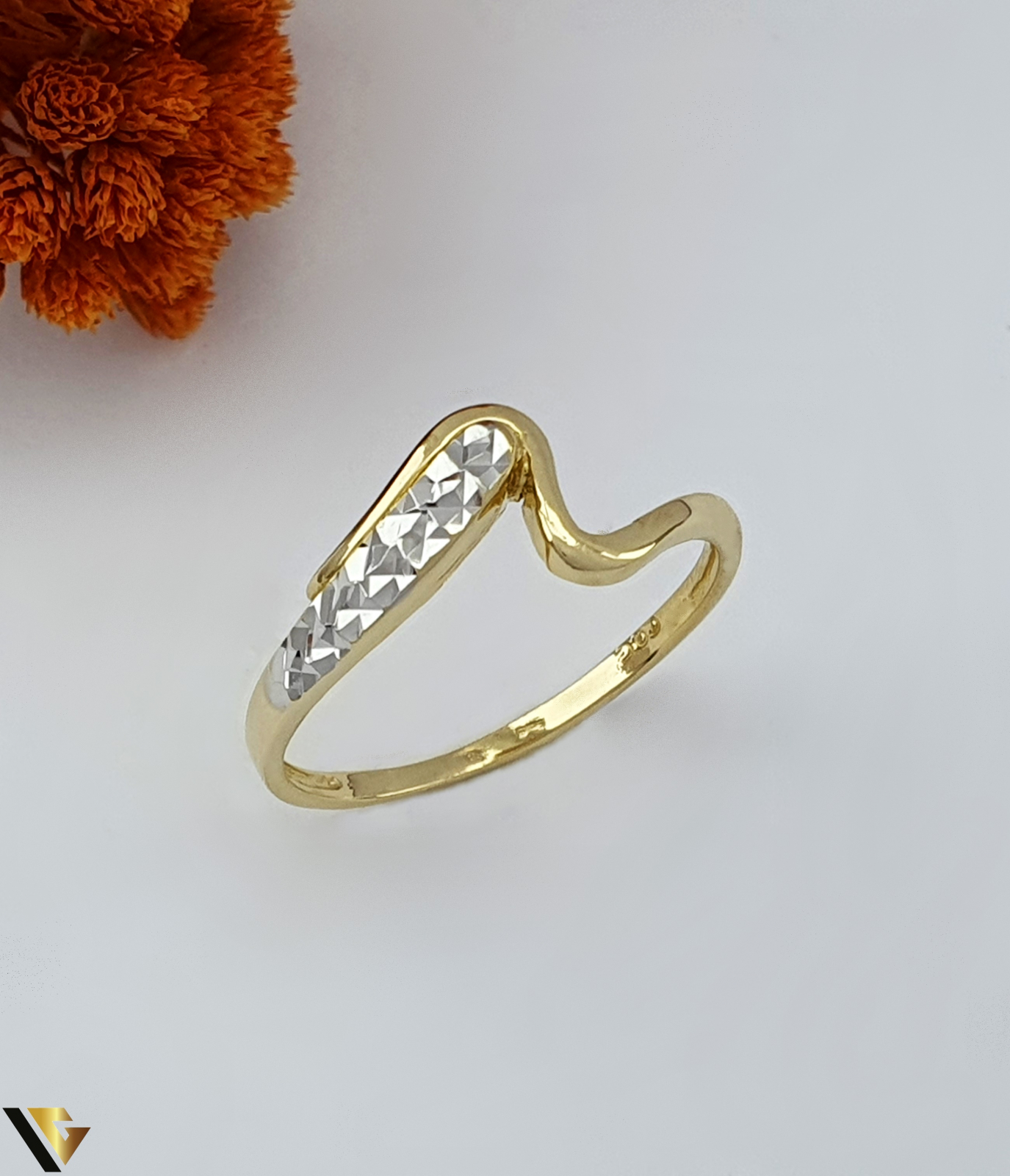 Inel aur 14k Greutate: 1.36 grame Latime: 8 mm Diametru: 17.15 mm ...