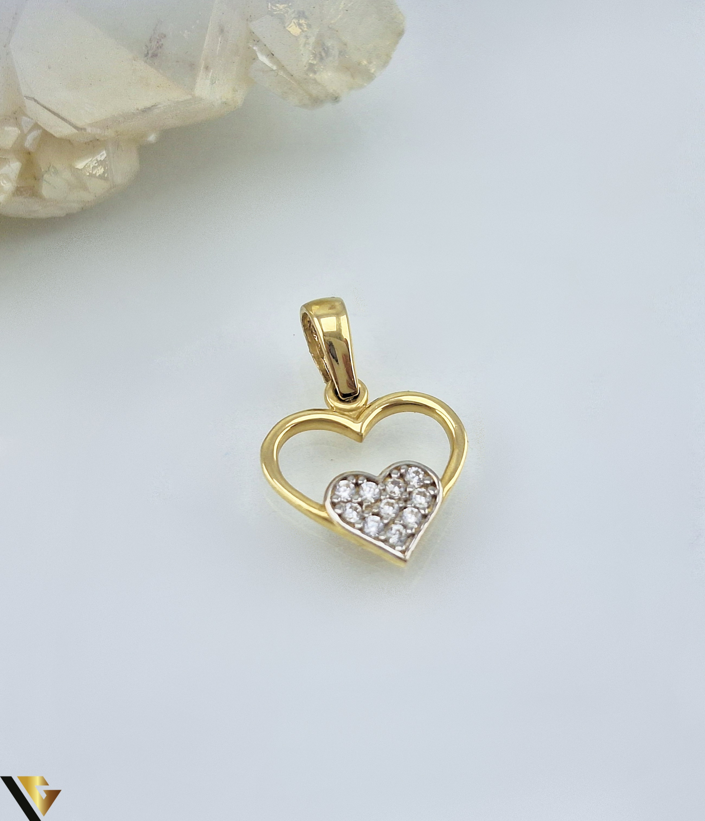 Pandantiv aur 14k Greutate : 1.01 g Lungime: 18 mm Latime: 12 mm Marcaj ...