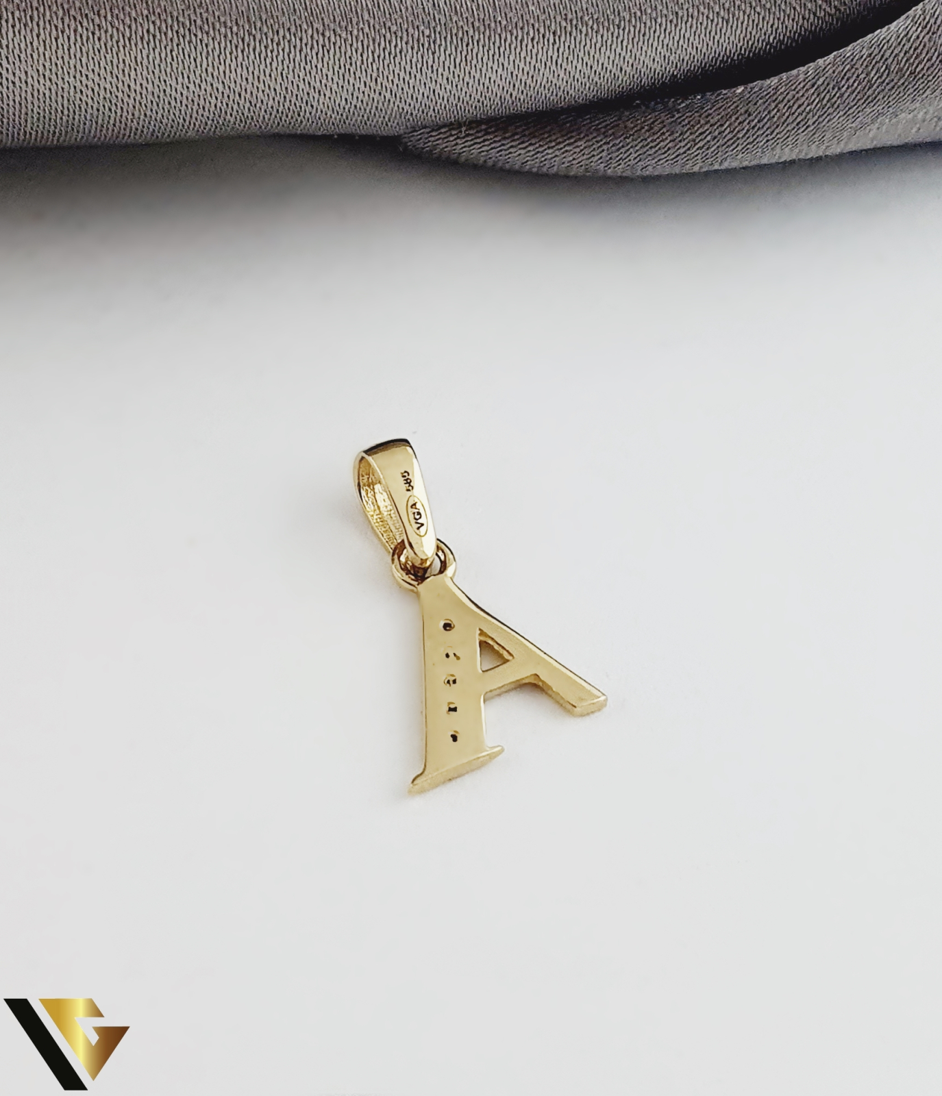 Pandantiv Aur 14K, Initiala A