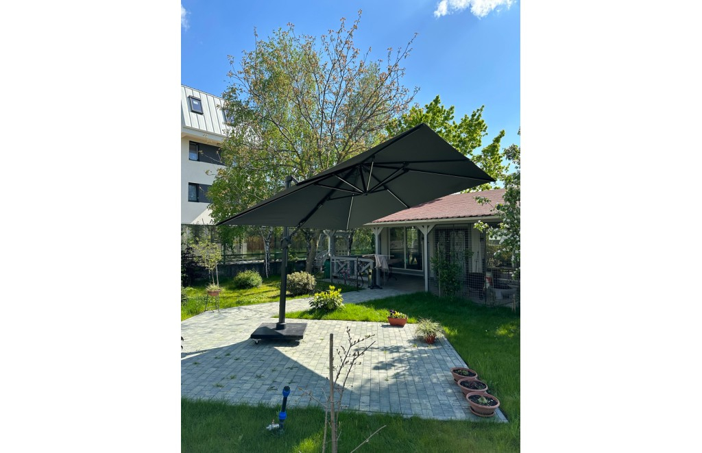 Umbrela de soare pentru terasa si gradina