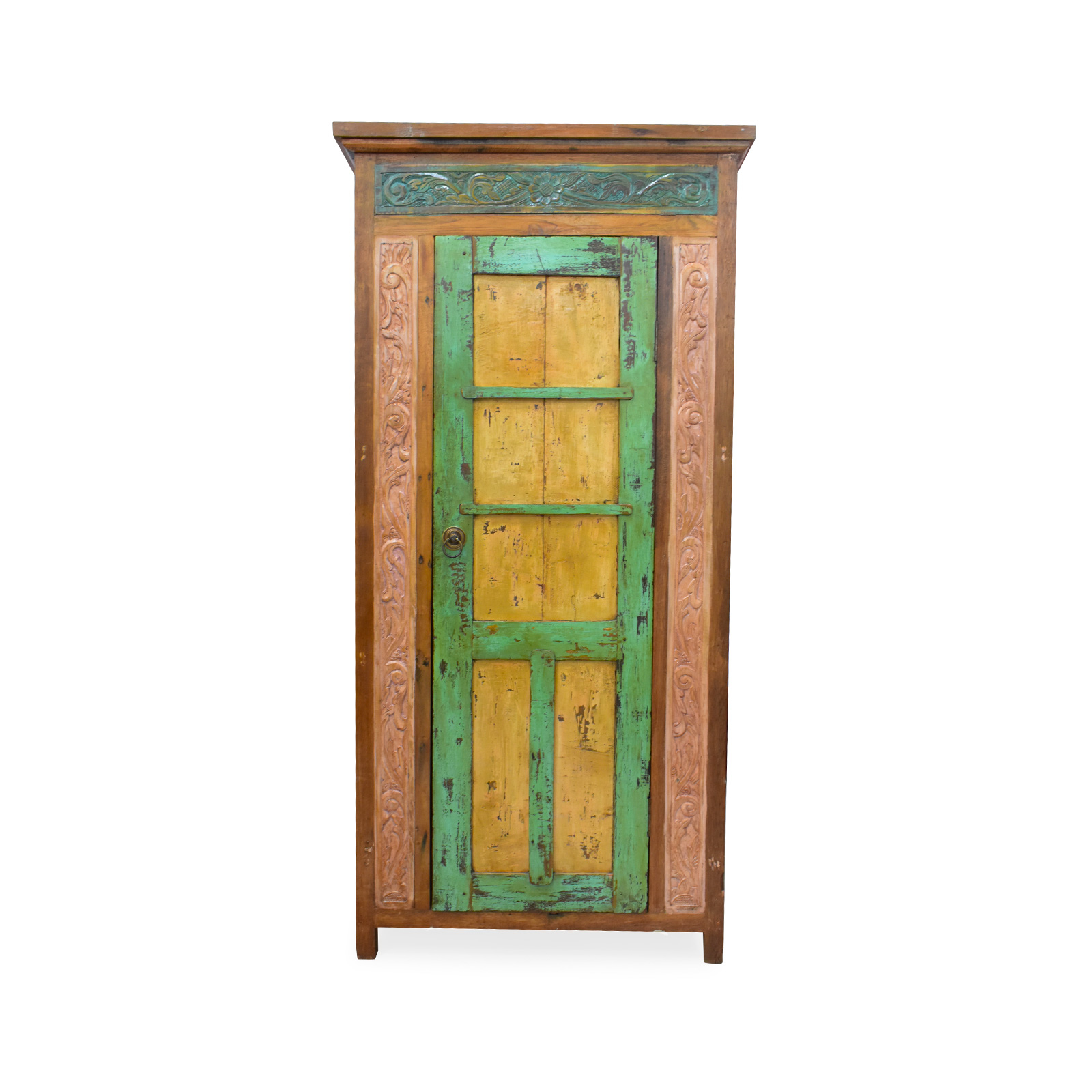 Dulap din lemn colorat