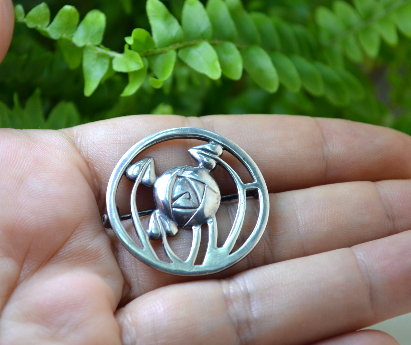 Brosa argint vintage, model "Celtic Rose"