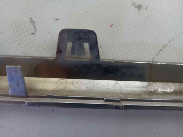 Cumpara Ornament prag stanga fata A2136900162 Mercedes E220 W213 2.0 ...