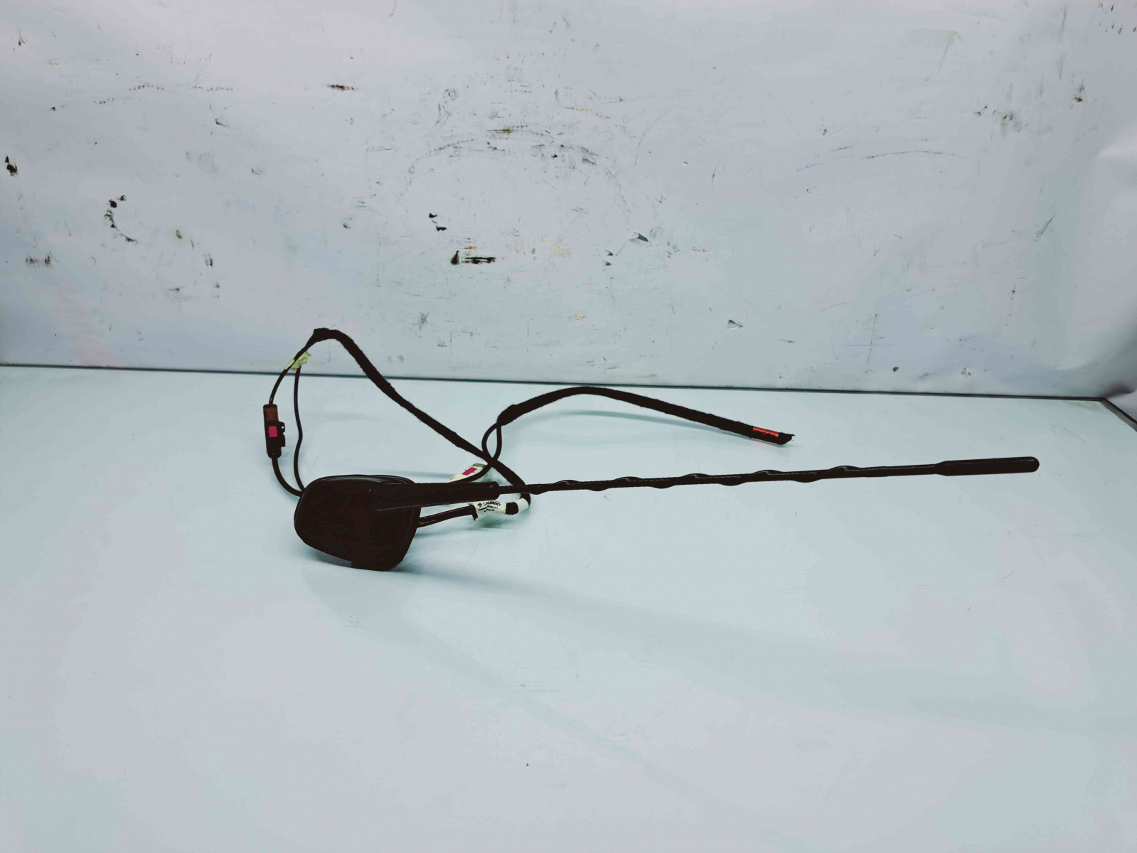 Cumpara Antena Dacia Logan II MCV BK (K52) [Fabr 2013-2022] OEM Dezmembraru