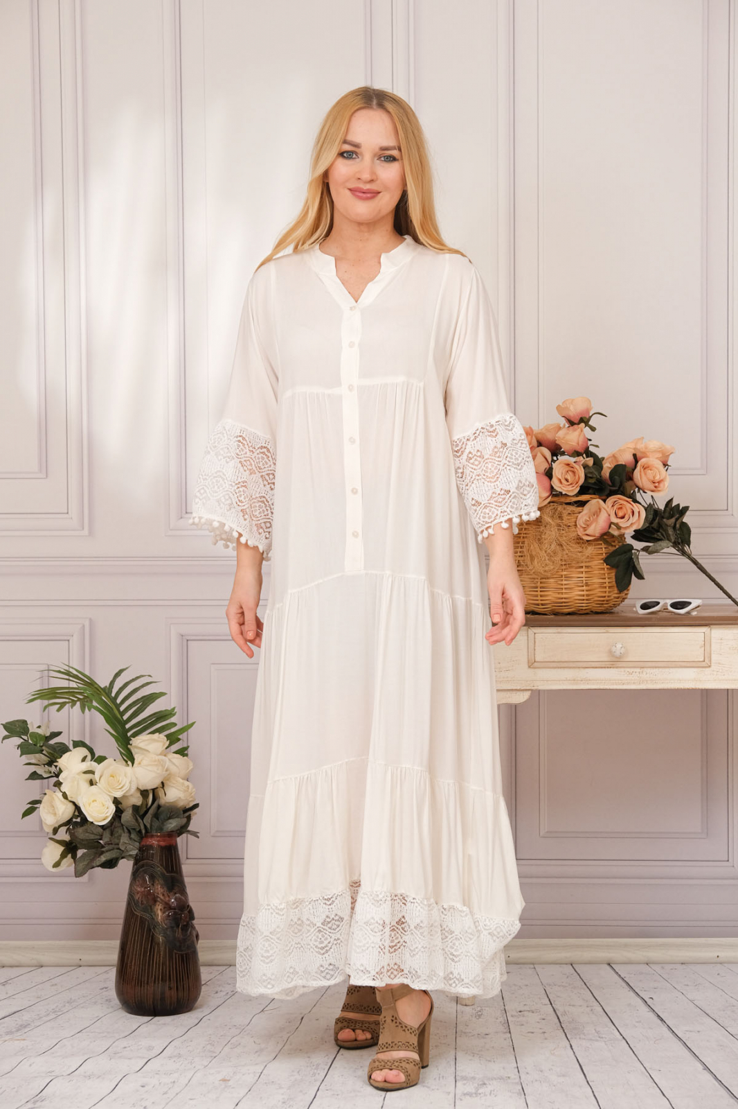 Rochie alba boho chic cu volane si dantela
