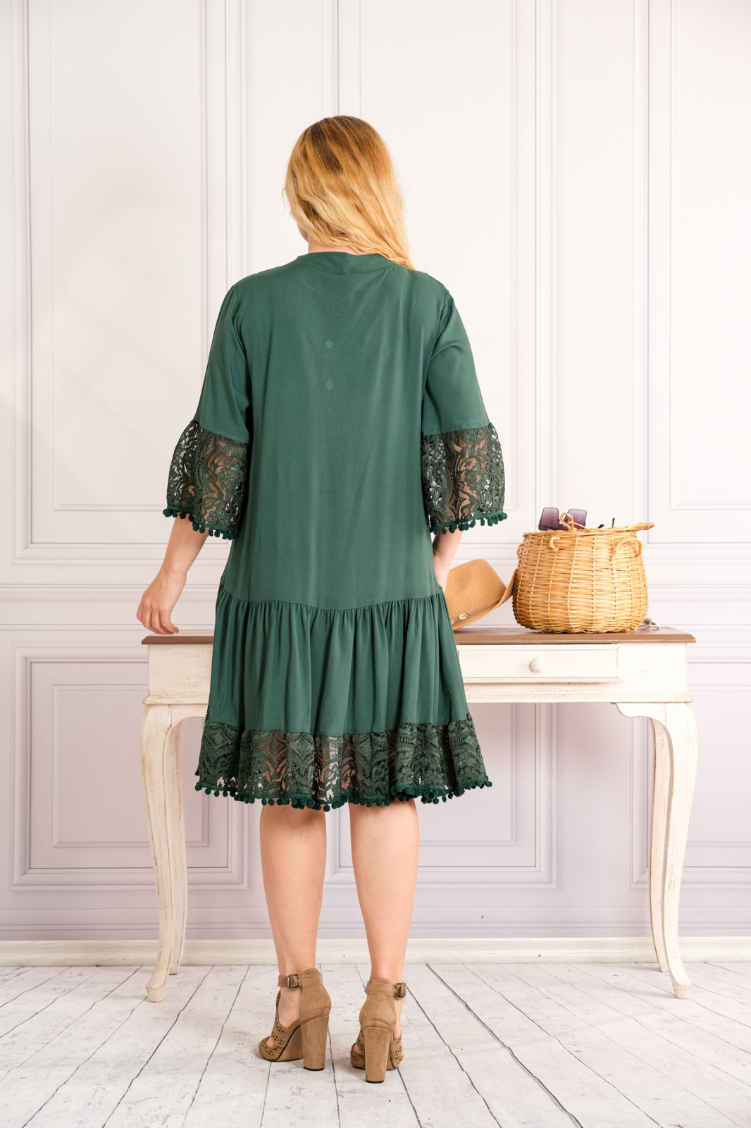 Rochie verde boho chic cu volane si nasturi Rochie verde boho chic cu volane si nasturi