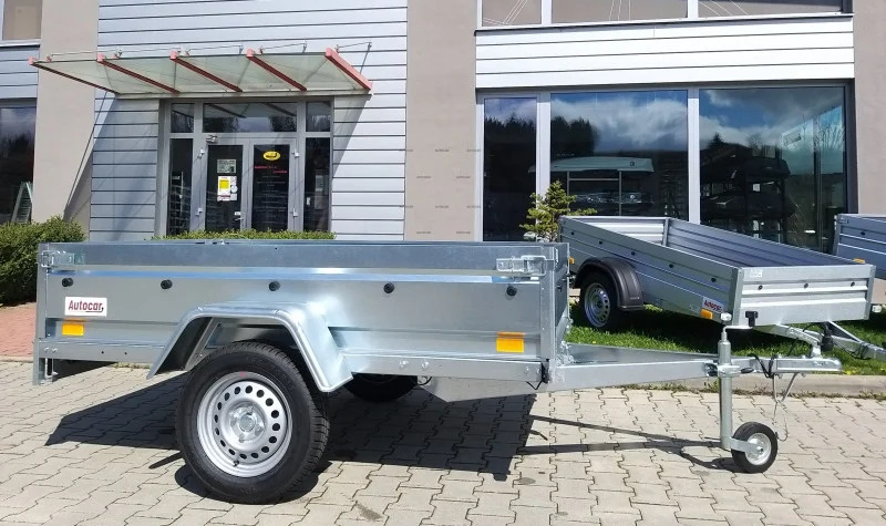 Cumpara o remorca auto basculabila de 750 kg cu o singura punte pentru ...