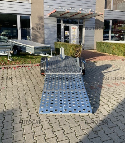 Cumpara o remorca moto de 750 kg. cu rampa de incarcare si sesteme de ...