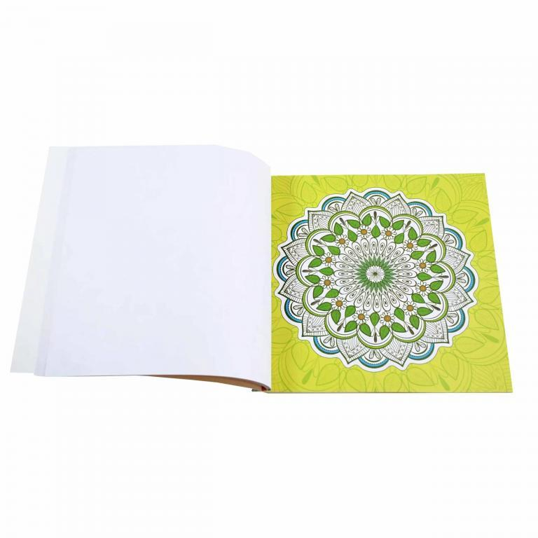 Carte de colorat pentru adulti Color and Chill 1