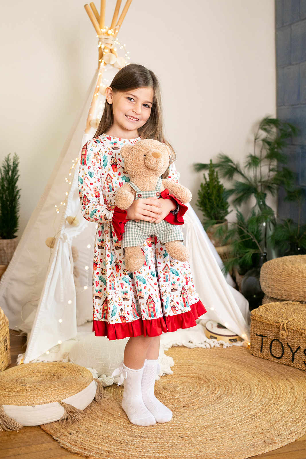 Fiecare ținută din colecția Little Claire este realizată din materiale ...