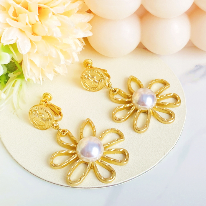 Cercei cu Clips Flori Aurii - Bijuterii Femei | ZURIEVA