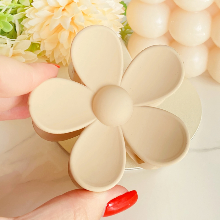 Clama de Par Floare Mare Crem - Accesorii de Par | ZURIEVA