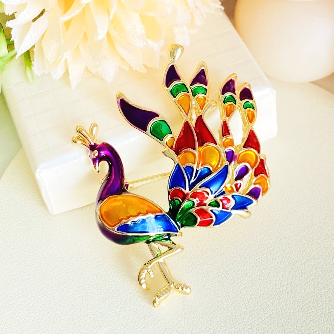 Brosa Paun Colorat - Bijuterii Femei | ZURIEVA