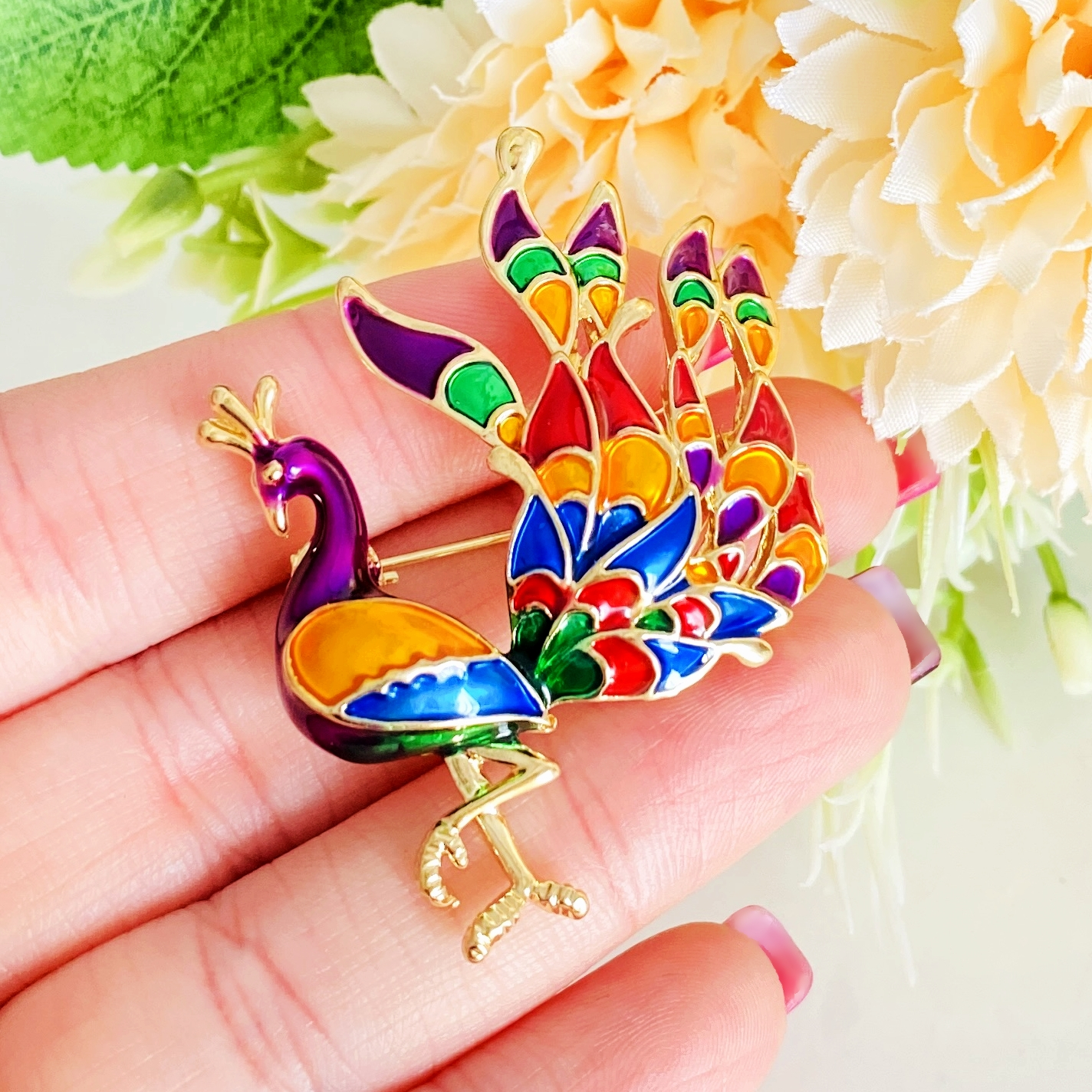 Brosa Paun Colorat - Bijuterii Femei | ZURIEVA