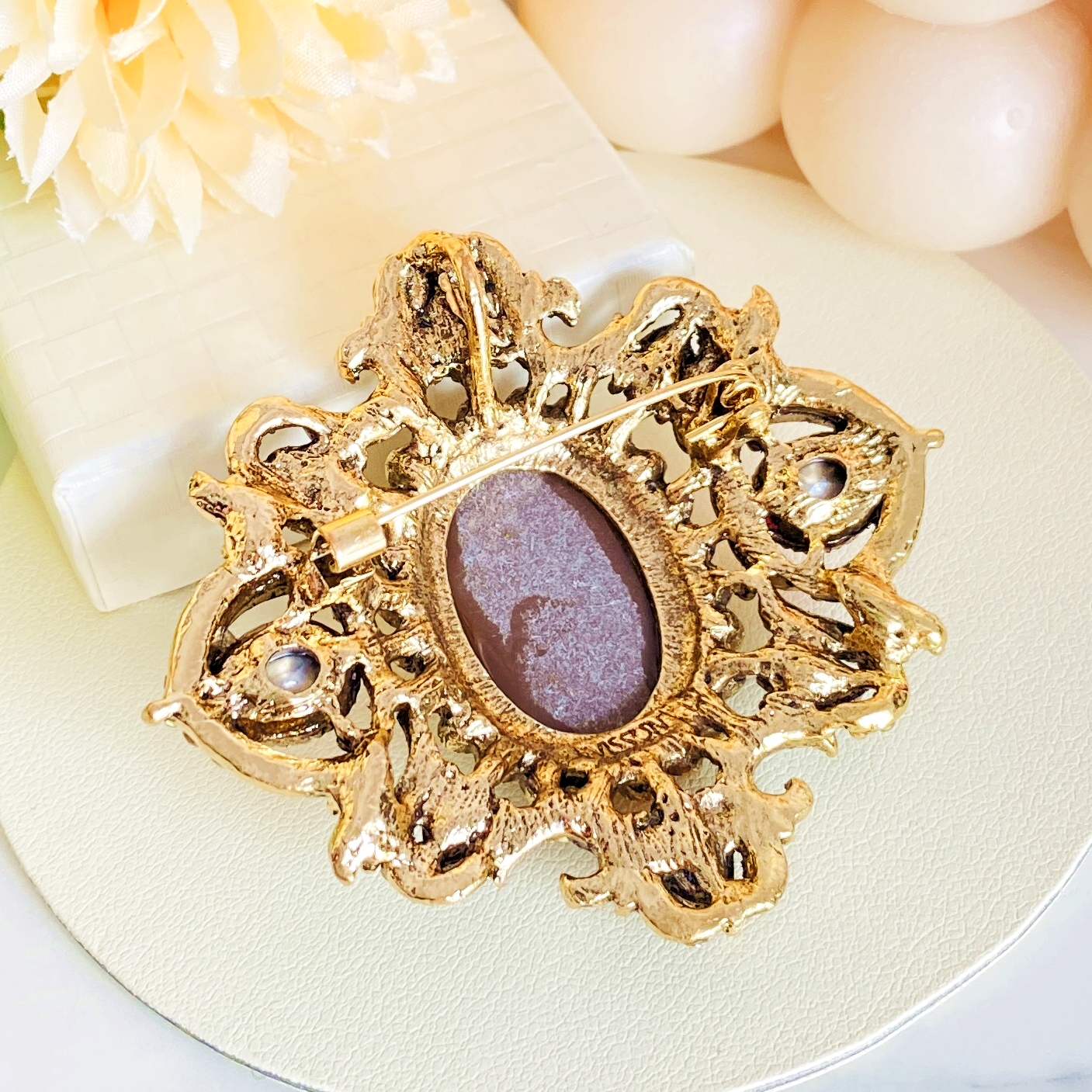 Brosa Statement Camee Eleganta - Bijuterii Femei | ZURIEVA