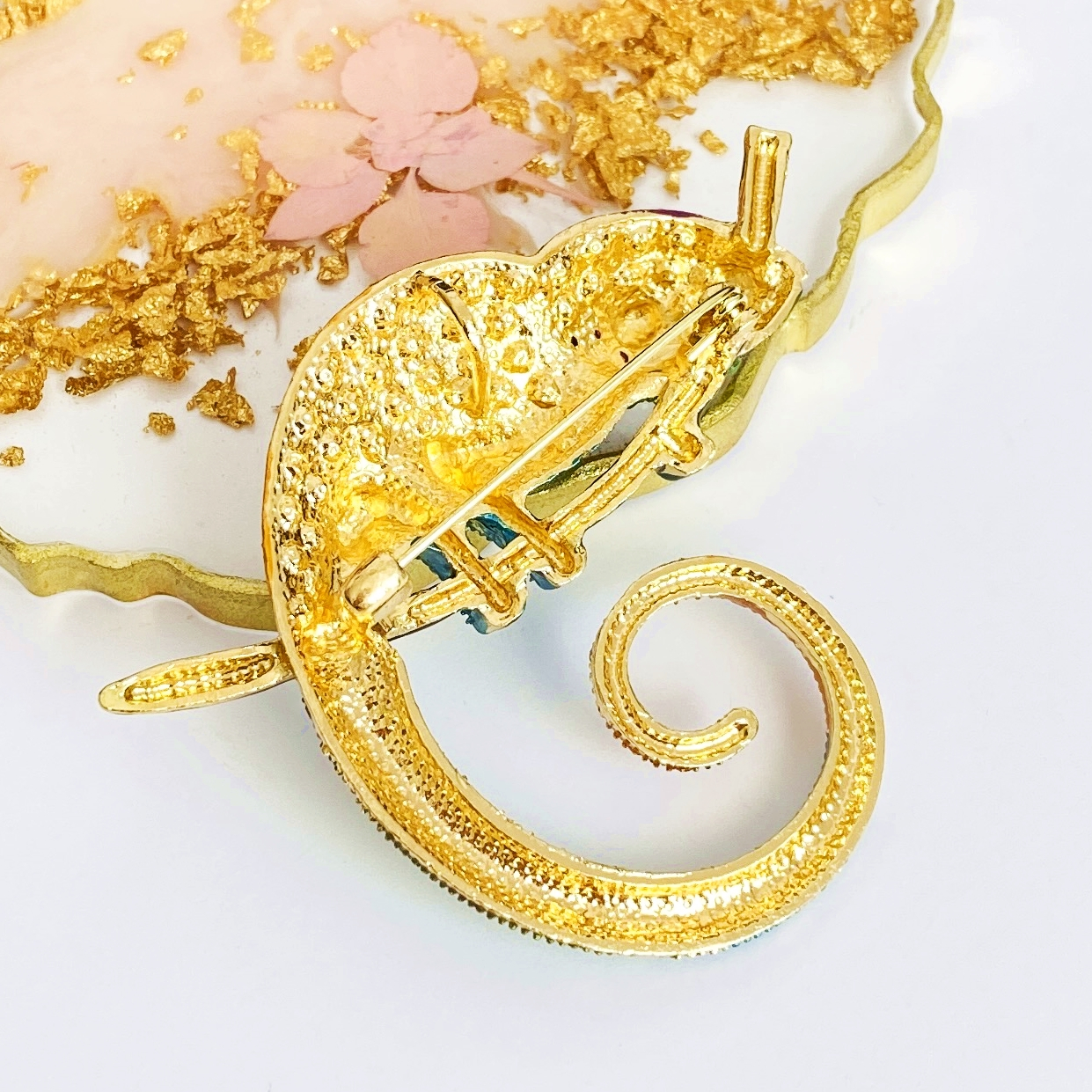 Brosa Soparla Colorata - Bijuterii Dama | ZURIEVA