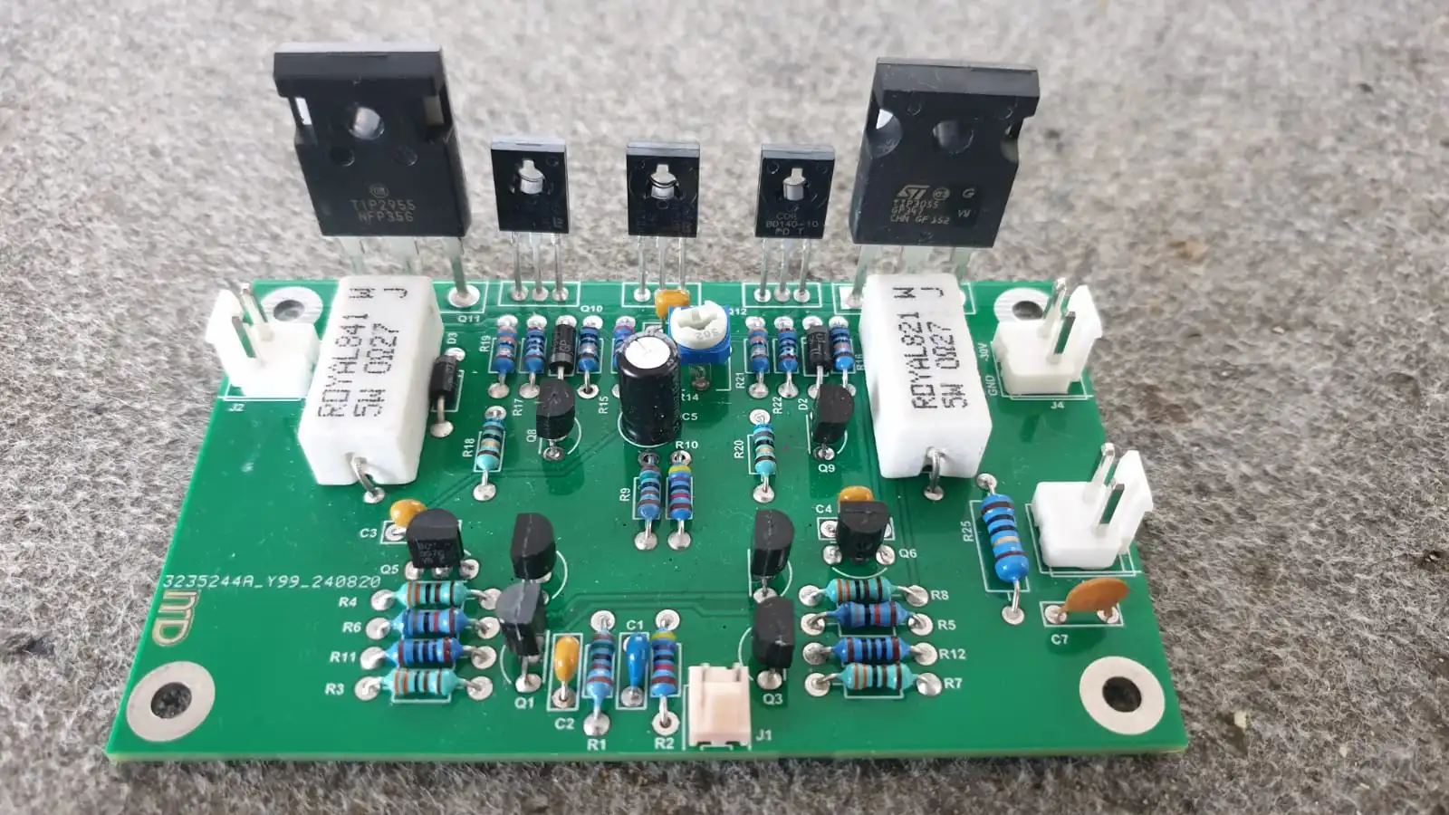 Amplificator Audio DIY 45W – Kit cu Etaj Final Darlington/Sziklai, ±30V, 8Ω
